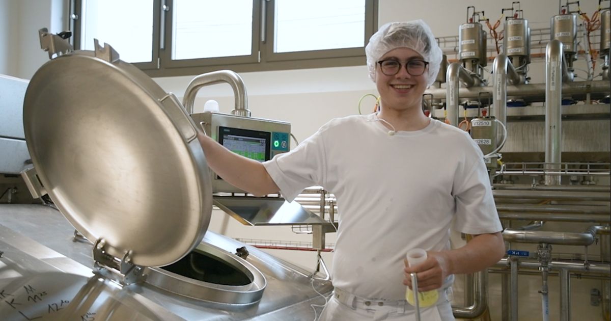 Geschafft, 44 Lernende haben erfolgreich ihre Ausbildung bei Emmi abgeschlossen.