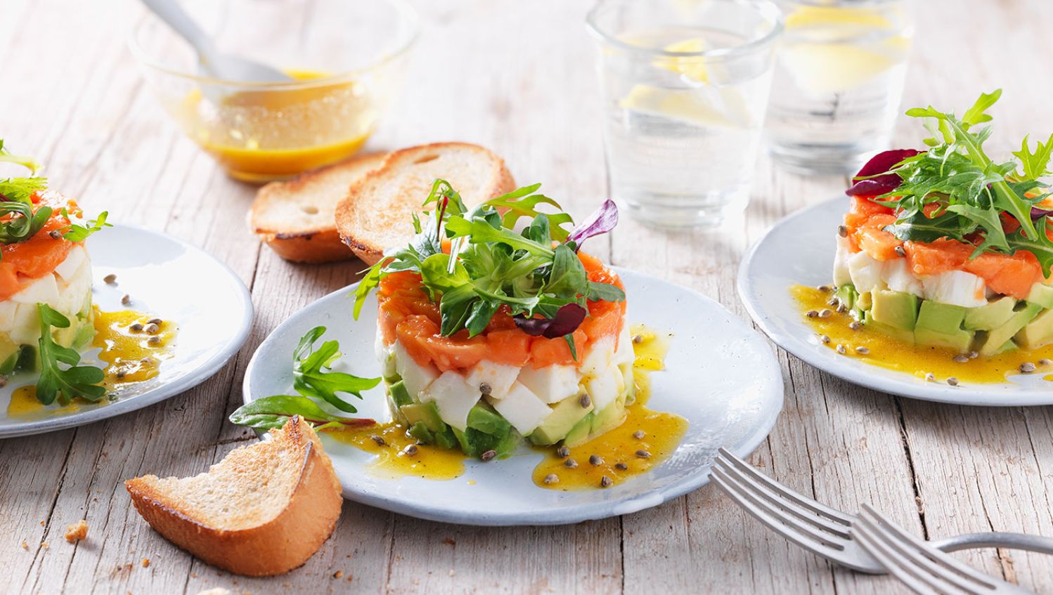 Salade de mozzarella à l’avocat et à la papaye | Groupe Emmi